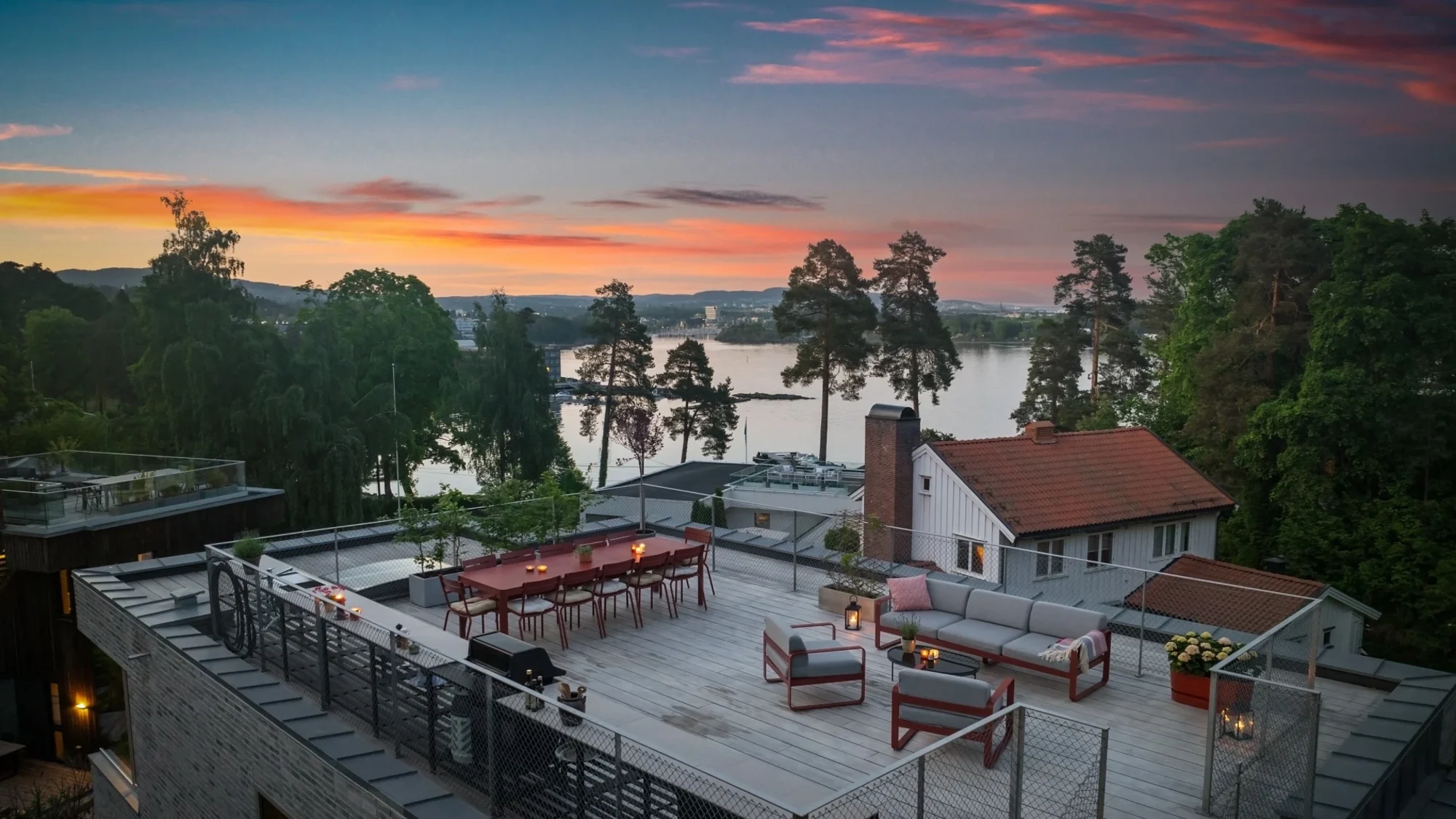 Eksklusiv, arkitekttegnet villa nær vannet - More Estate